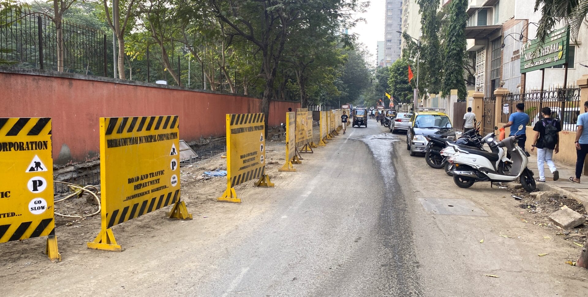 Walkability: Endless roadblocks force Bandra residents to map their own ...