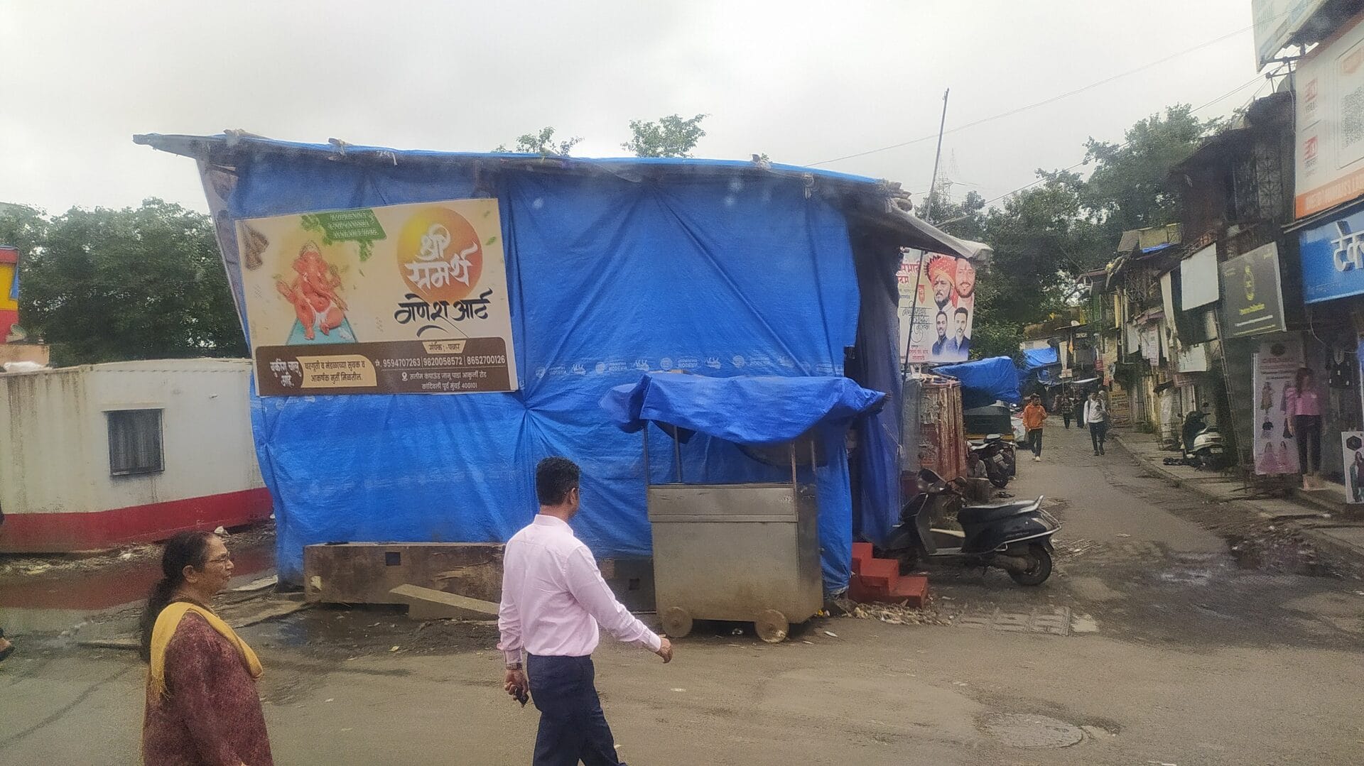 Ganpati stalls on Mumbai footpaths make pedestrian lives difficult; are ...