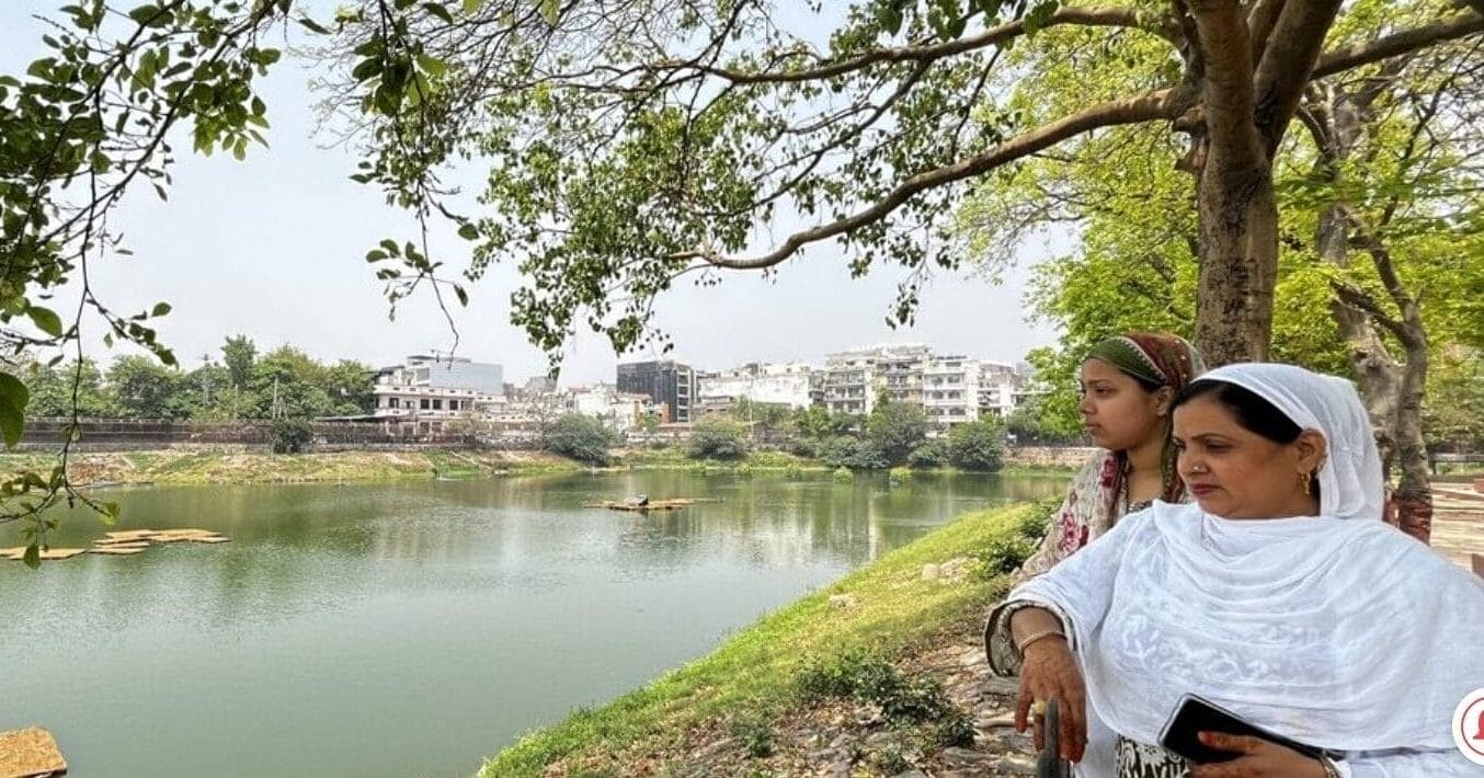 From decay to delight: Locals bring heritage water body in Delhi back ...